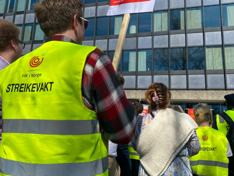 Mellomoppgjøret 2025: Oversikt over bedrifter som kan bli tatt ut i streik - HK Norge